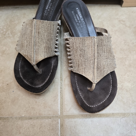 Donald J. Pliner | Shoes | Donald J Pliner Glorie Wedge Sandals In ...